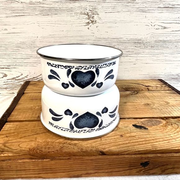 Kitchen | Vintage Metal Enamel Bowls Blue Heart Mixing Kitchen | Poshmark